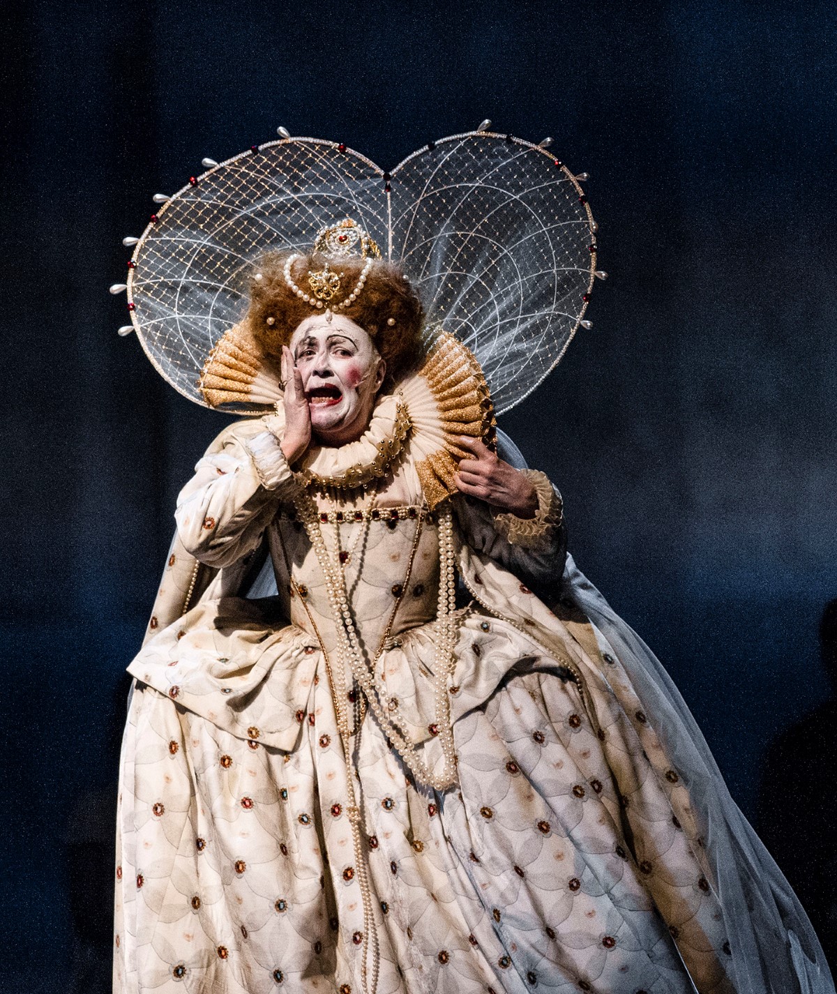 Alan Lucien Øyens Hamlet som dans, teater og film i Operaen